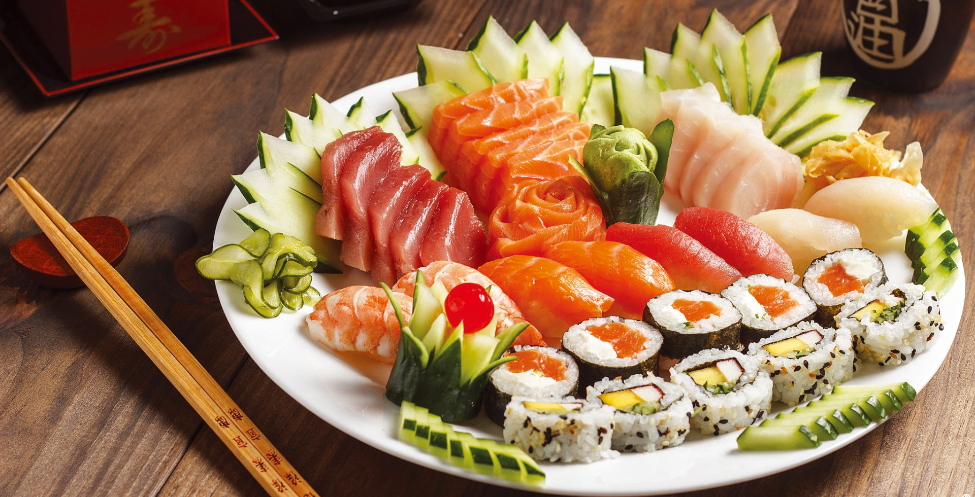 Sushi Kingdom & The Juicy Crab: Memphis's Premier Destination for Sushi and Seafood Boil Delights